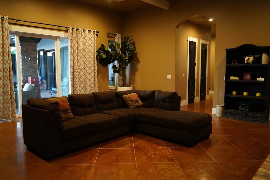 Spacious 8 Bedroom W/ Swimming Pool & Indoor Basketball Court. Close To Bps - 斯蒂爾沃特