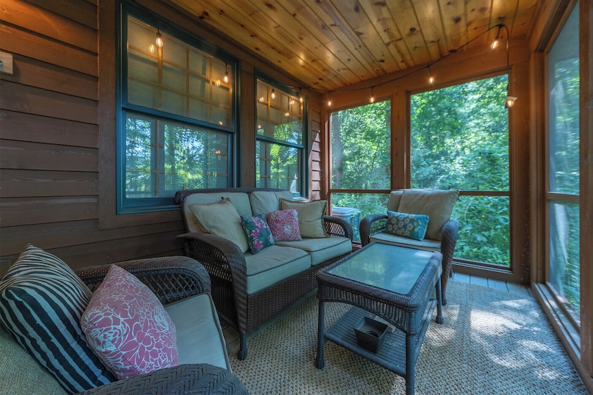 Bear Creek Lodge - Association Pool, Pretty Surroundings, Goshorn Lake Access - Holland