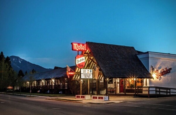 Yodeler Motel - Red Lodge, MT