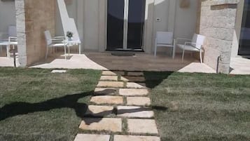Quarto triplo standard, vista para o jardim | Wi-Fi de cortesia