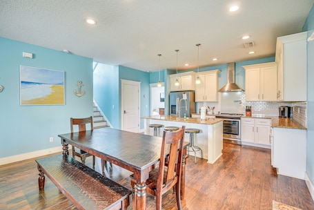 Casa (3 Bedrooms) | Interior. Close to Beaches: Palm Coast Home w/ Deck!