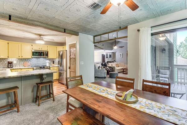 Marina Villa Condo At Lake Keowee W/ Fireplace - Lake Keowee, SC