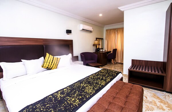 Fawzy Hotel - Ibadan