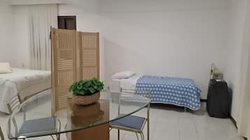 Estúdio Familiar | Sala de estar | Smart TV de 32 polegadas com canais digitais