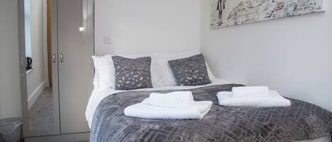 Quarto Duplo Júnior | Secretária, secretária adequada para computadores portáteis