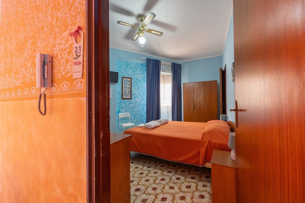 Habitación 'Appartamento 3 - Stanza 31' Con Terraza Compartida, Wi-fi Y Aire Acondicionado. - Capo d'Orlando