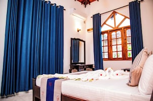 Suite, vista para o jardim | Roupa de alta qualidade, secretária