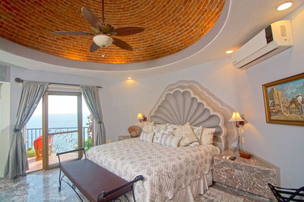 Luxury Villa In Gated Community - Manzanillo