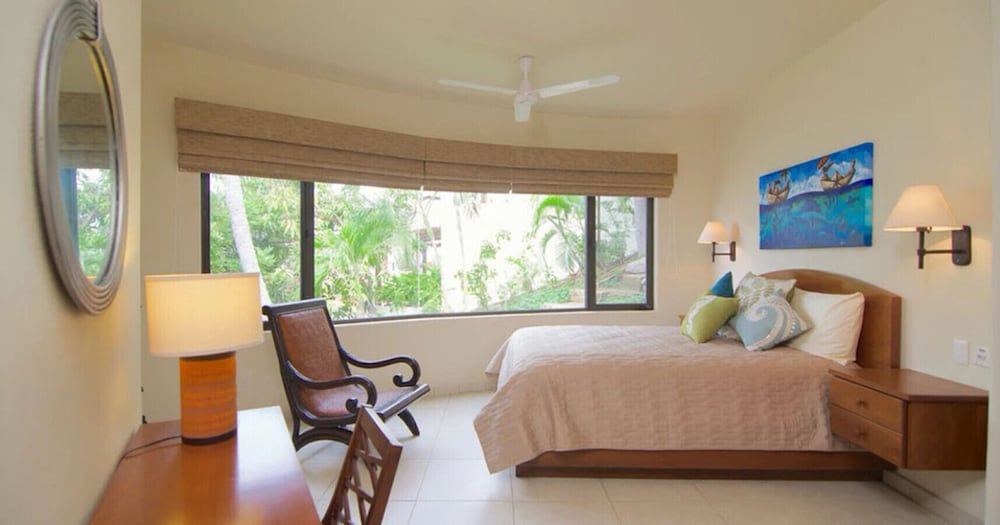 Exquisite 6 Bedrooms Fully Staffed In Exclusive Gated Community / Private Beach - Manzanillo