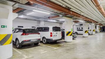 Estacionamento sem assistência (pago) (CZK 400 por dia)