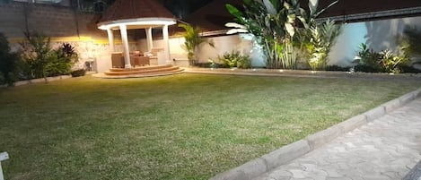 Quarto luxo, vista para a cidade | Vista da sacada