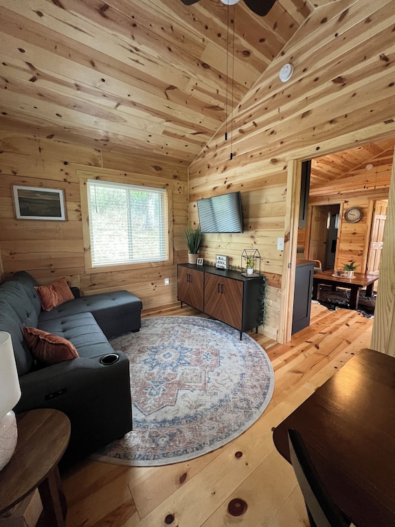 Shalom Cabin With Private Hot Tub, Shalom Cabin - Wisconsin