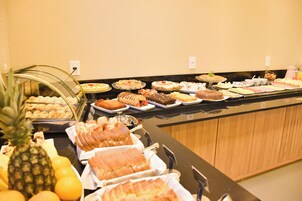 Pequeno-almoço tipo buffet diário incluído 