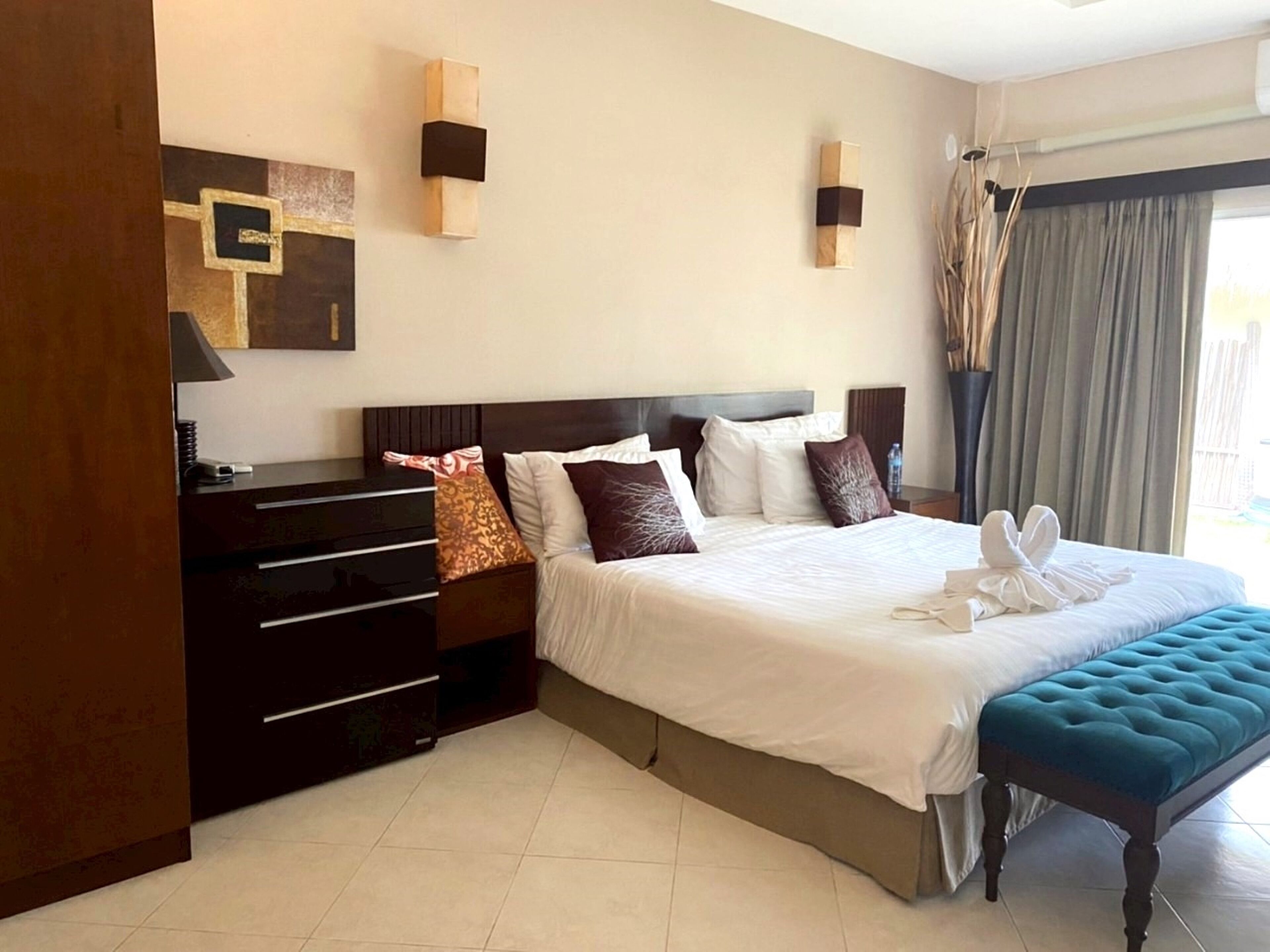 Villa, 4 quartos, piscina privativa, em frente à praia | 4 quartos, com decoração personalizada, com mobília individualizada 