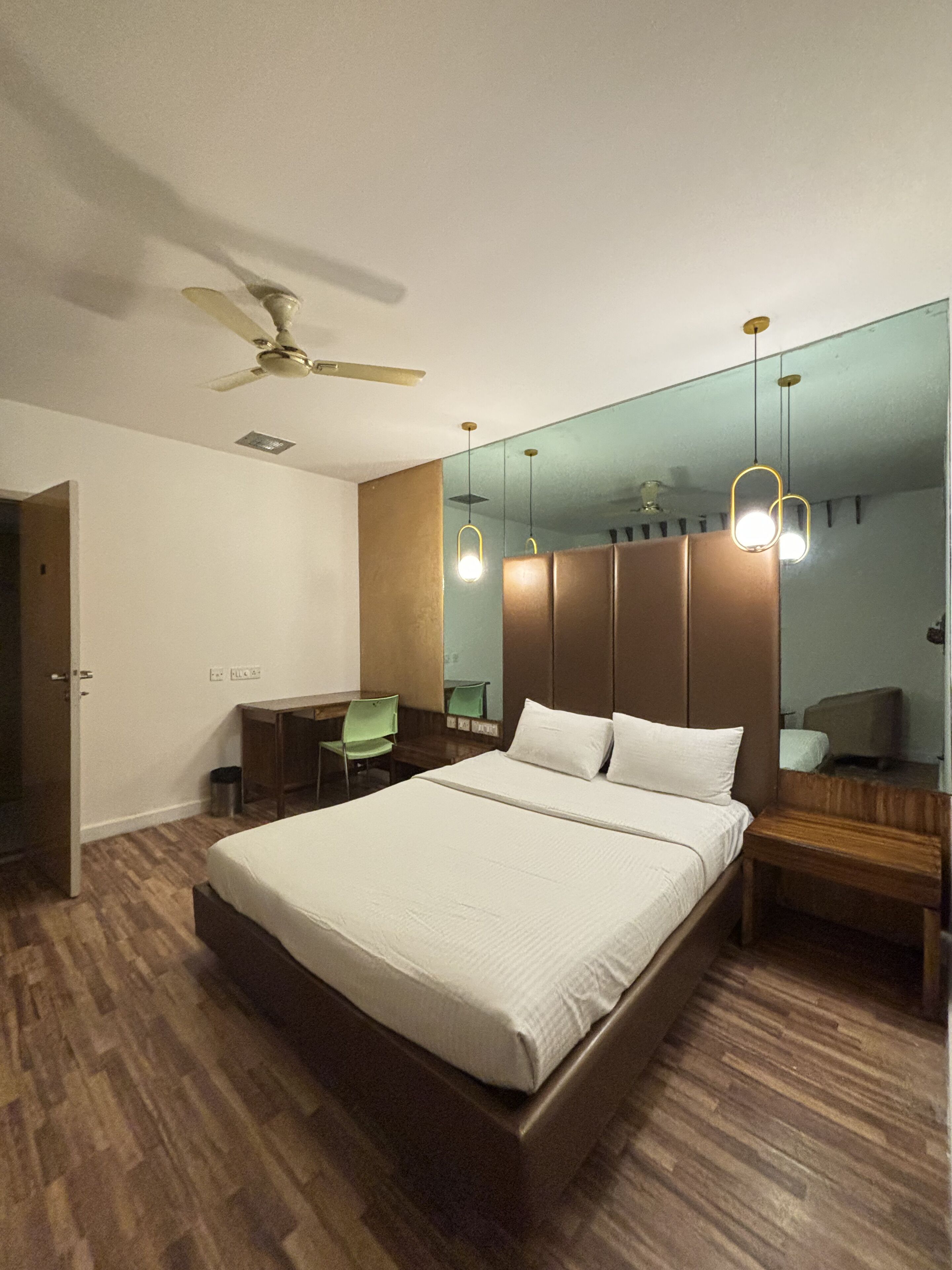 Quarto Duplo ou Twin Deluxe, Vista para a cidade | Secretária, Wi-fi grátis 