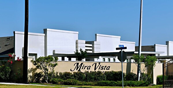 Elegant Apartment 10 Min To Mercedes Outlets - Santa Maria, TX