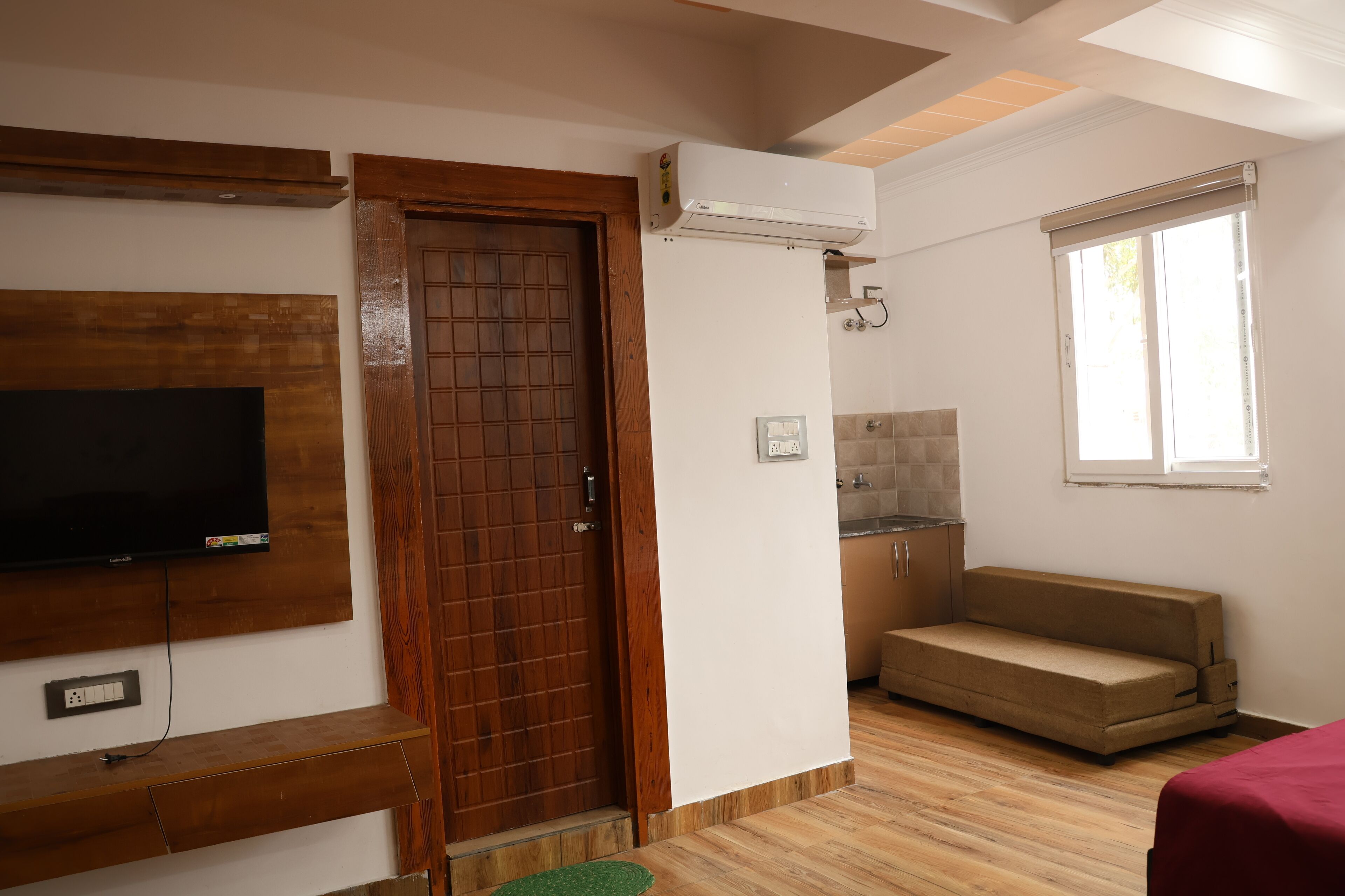 Spacious 6-bedroom Apartment With Wifi, Ac In Sahastradhara Helipad, Dehradun - Dehradun