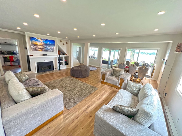 Charming Cottage On Lake Simcoe - Mariposa Folk Festival