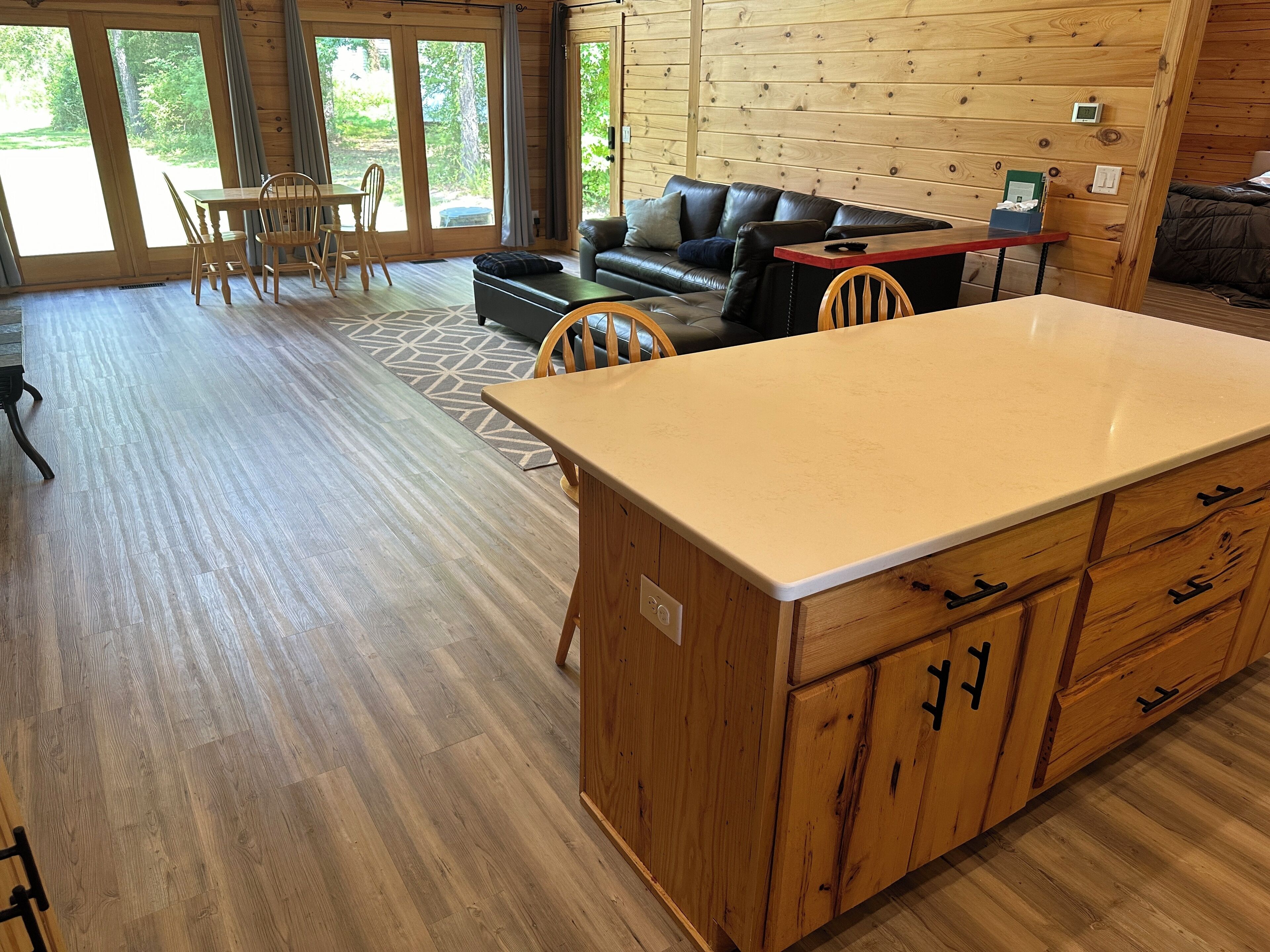 Charming 3-bedroom Log Cabin - Rest & Relaxation - Durham, NC