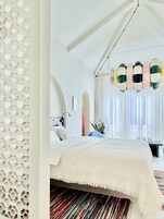 Quarto casal panorâmico, vista para a cidade | Roupas de cama de algodão egípcio, roupas de cama premium