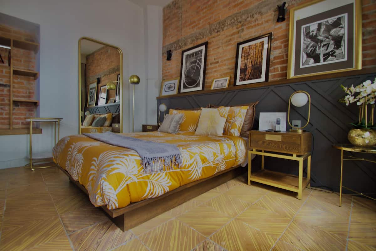 Quarto conforto | Edredons de pluma, cofres nos quartos, cortinas blackout