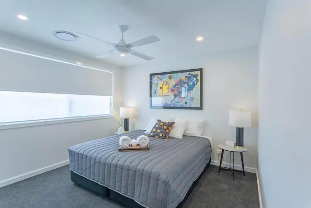 Three Bedroom Townhouse - Waratah