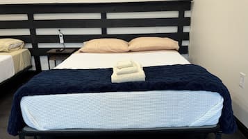 Quarto Duplo ou Twin Comfort, 2 camas queen-size, não fumadores, casa de banho privativa | Wi-fi grátis, acesso para cadeira de rodas
