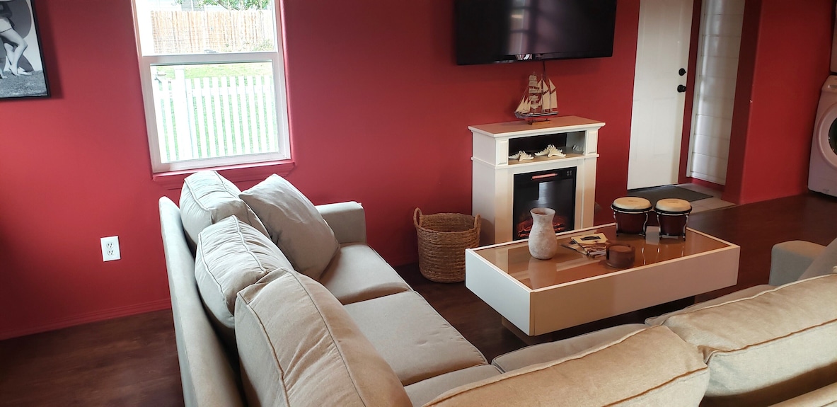 Cozy North Coast Nest. Convenient Location And Dog Friendly! - Crescent City, CA