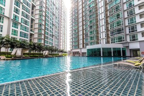 Apartamento, 3 quartos, Vista para a cidade | Piscina | Piscina exterior 