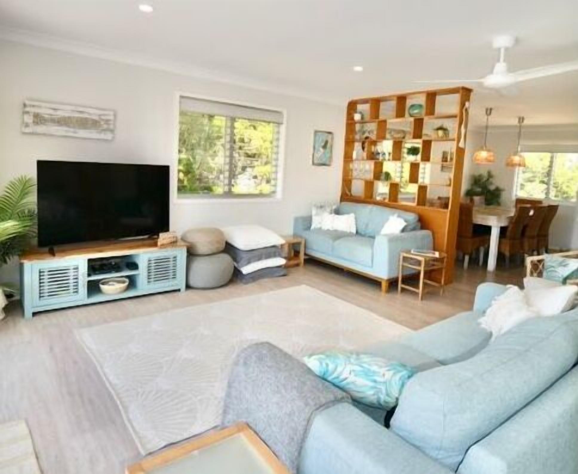 Waves At Your Back Door On Theodolite Creek Drive - Woodgate