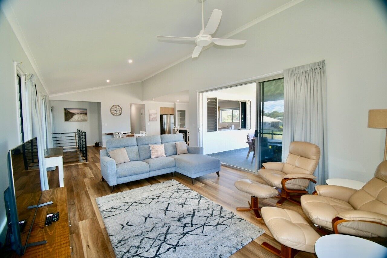 Luxurious Ocean Front Holiday Accommodation - Woodgate