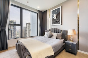 Suite Nobre, 1 quarto, acesso ao Club Lounge, Vista para a cidade | Lençóis italianos Frette, roupa de alta qualidade, edredões de penas 