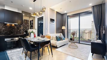 Suíte grand, 1 quarto, acesso ao Club Lounge, vista para a cidade | 1 quarto, lençóis italianos Frette, roupas de cama premium