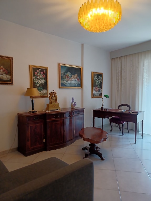Spacious 3-bedroom Apartment With Ac, Wifi In Beautiful Napoli - Napoli