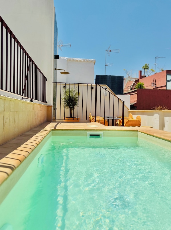 Lirium Casa Patio - Seville, Spain