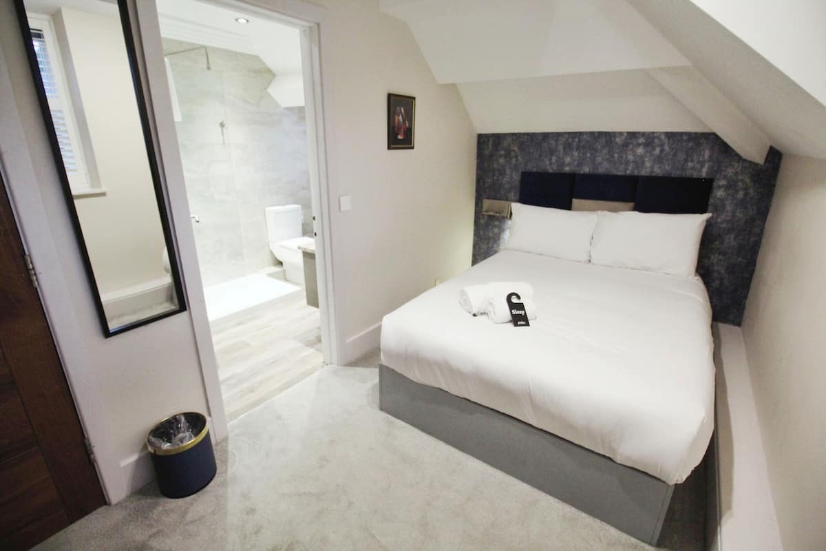 Quarto Duplo Económico | 1 quarto, ferro/tábua de engomar, Wi-fi grátis, roupa de cama fornecida