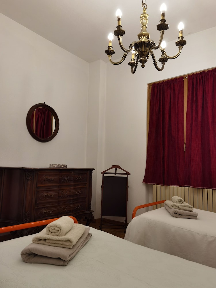 Affascinante palazzo storico tra lago e montagna - Cerete Alto | Vrbo