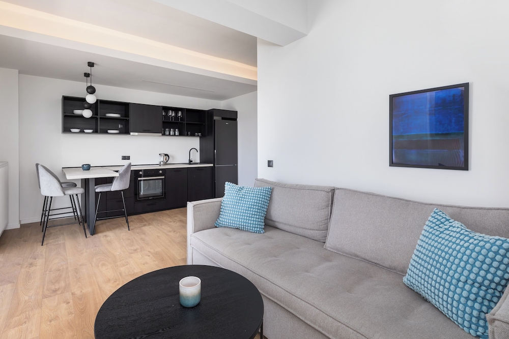 Celine By Halu! - Thessaloniki