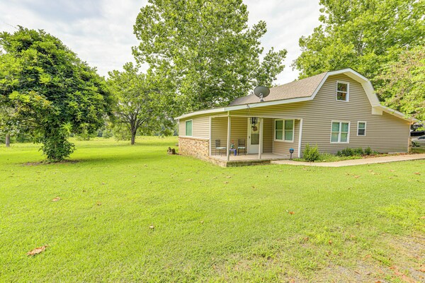 Greers Ferry Home W/ Fire Pit Near Shiloh Marina! - West Front Street, AR
