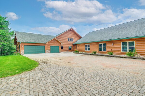 Waterfront Central Wisconsin Cabin W/ Indoor Pool! - Marshfield, WI