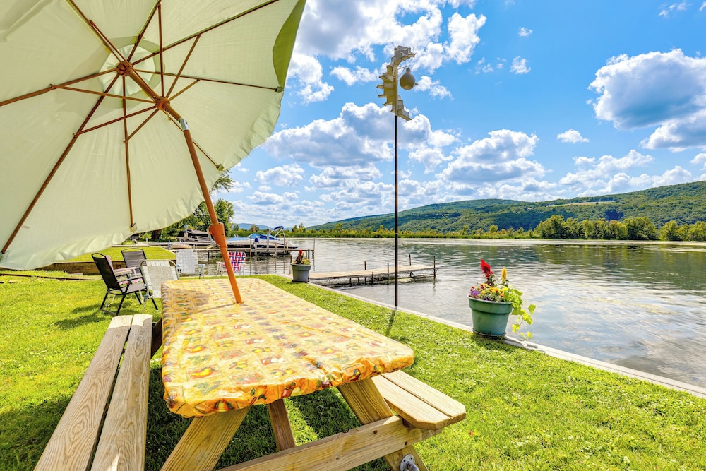 Canandaigua Lakefront Gem W/ Dock & Boat Slip - Naples, NY