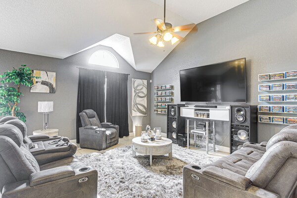 14 Mi To Jekyll Island: Luxe Brunswick Home - Brunswick, GA