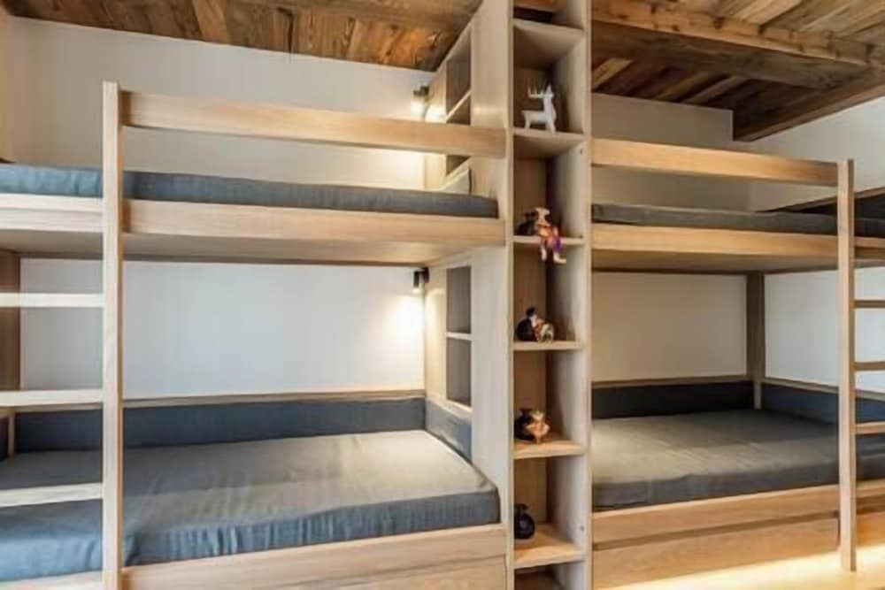 Chalet With Wonderful Views, Swimming Pool With Wave Machine, Hot Tub, Log Fire - Morillon
