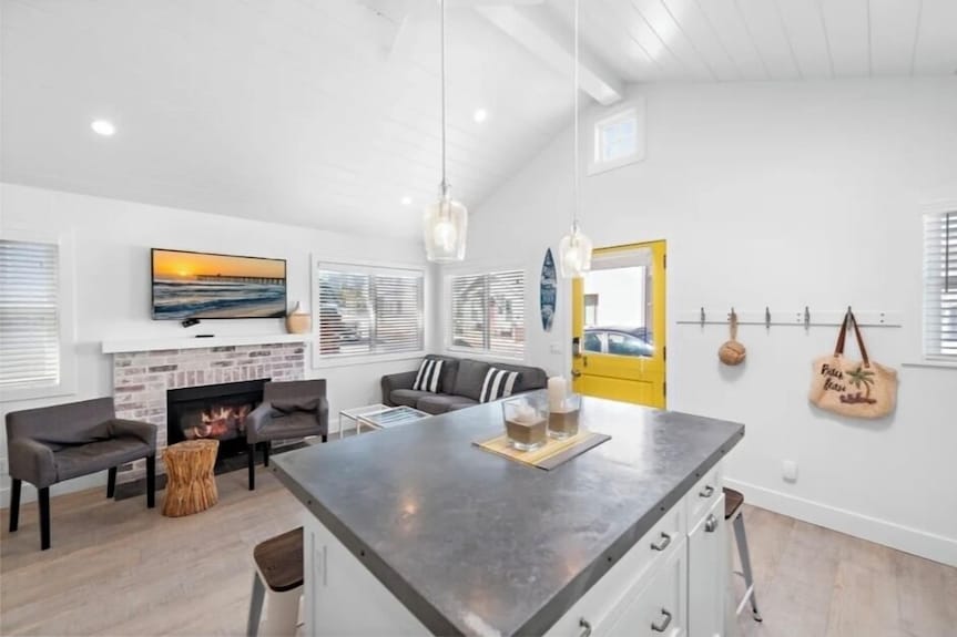 Good Day Sunshine Cottage-newly Updated!! Light And Airy W Parking - Balboa Island