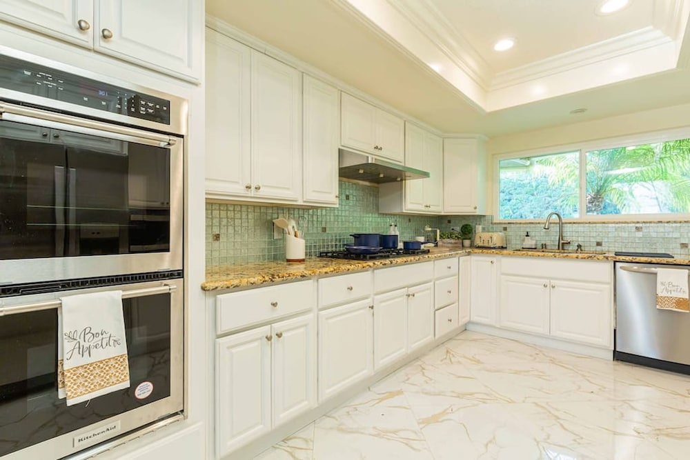 Luxury Pool Home In Glendora Foothills Retreat - San Dimas, CA