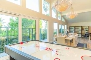 Casa | 5 quartos, internet de alta velocidade 