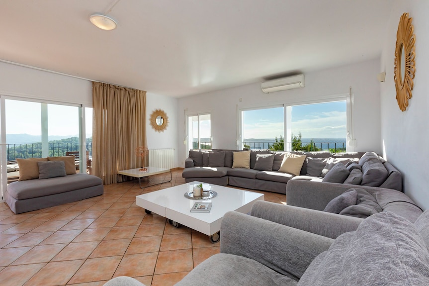 Villa Near San Antonio, Sleeps 11 - Sant Antoni de Portmany