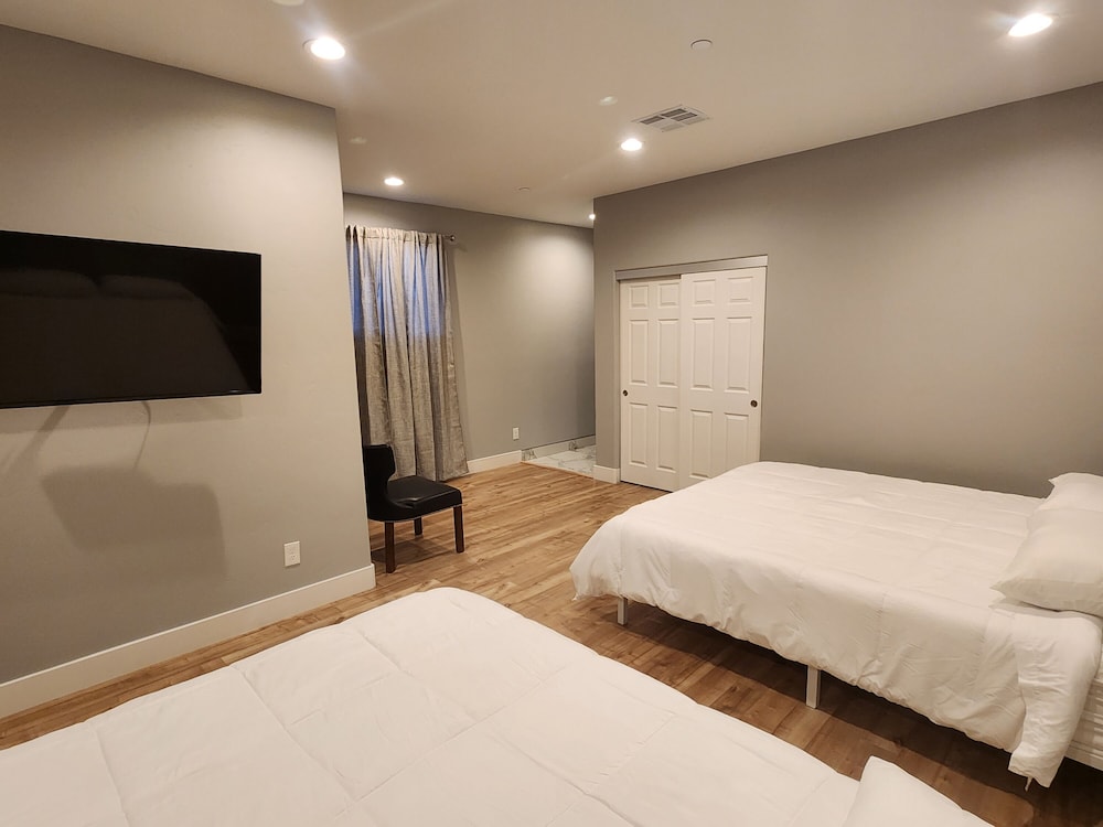 3-d Tour My 14bd/14b With Pool And Spa. Close To Airport, Strip & Conventions - Las Vegas, NV