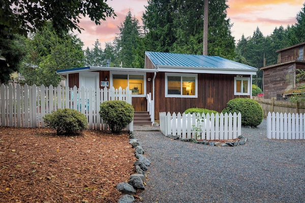 Cottage By The Bay By Avantstay 0.5mi To Beach! - Whidbey Island, WA