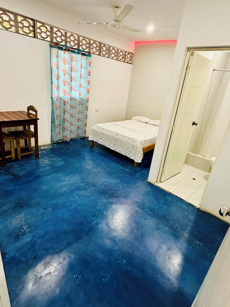 Hostal Quistococha - Junín